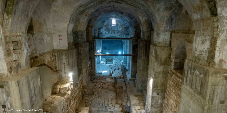 2,100-Year-Old Fortification Wall Offers Answers to Mystery ...